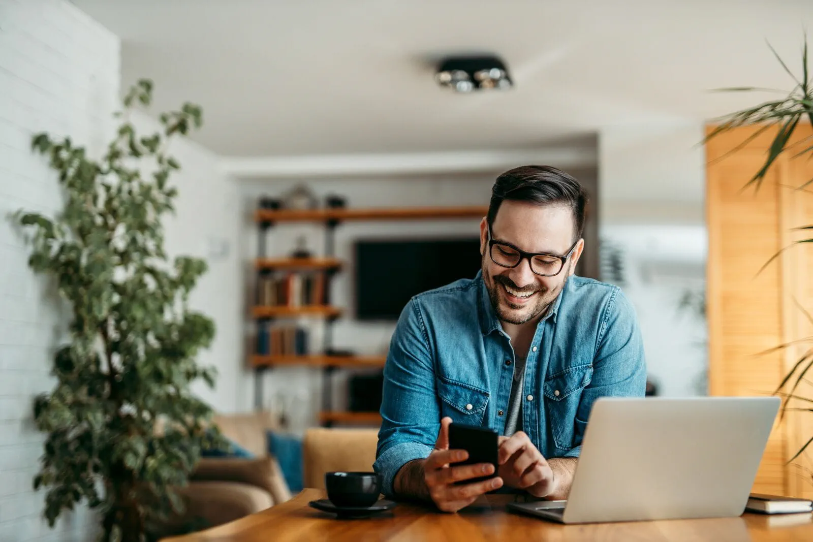 Create Your Professional Resume Online - Easy CV Maker