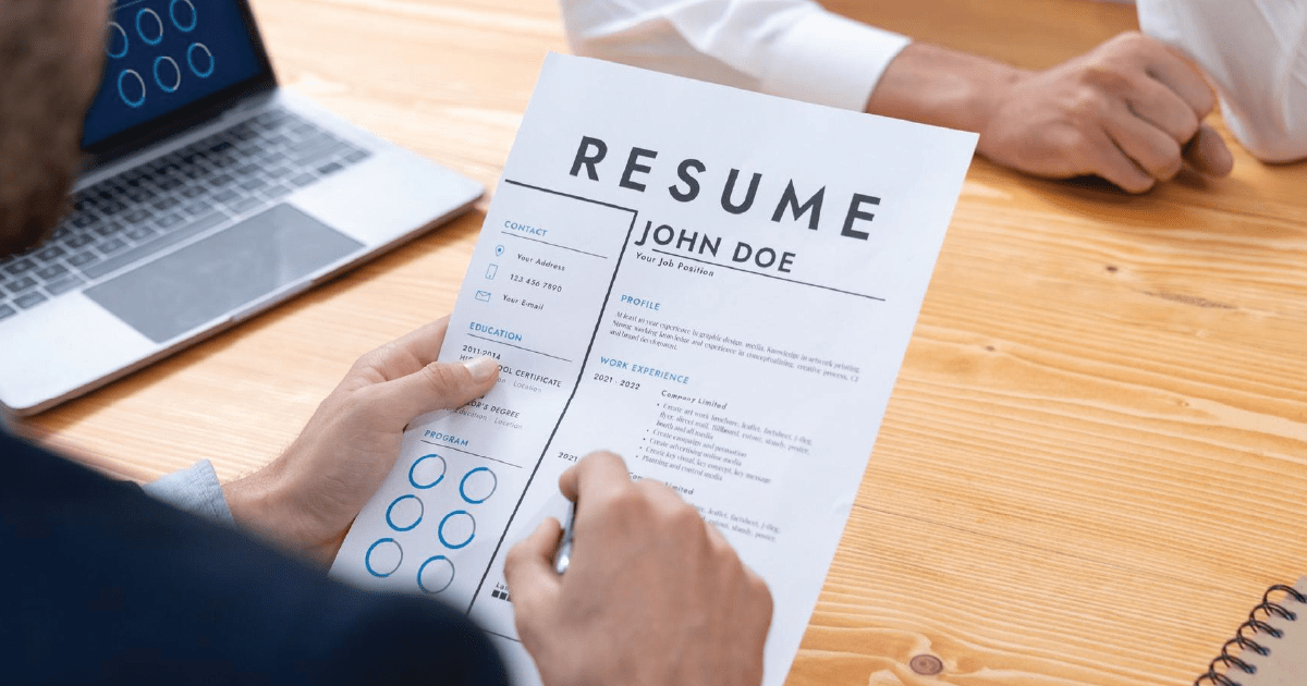 Crafting a Standout Resume: Making a Strong First Impression